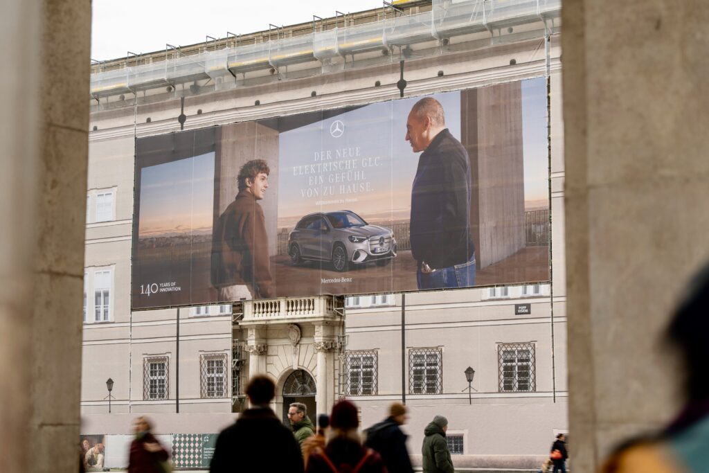 Popp Vision | DOOH, Murals & Gerüstwerbung